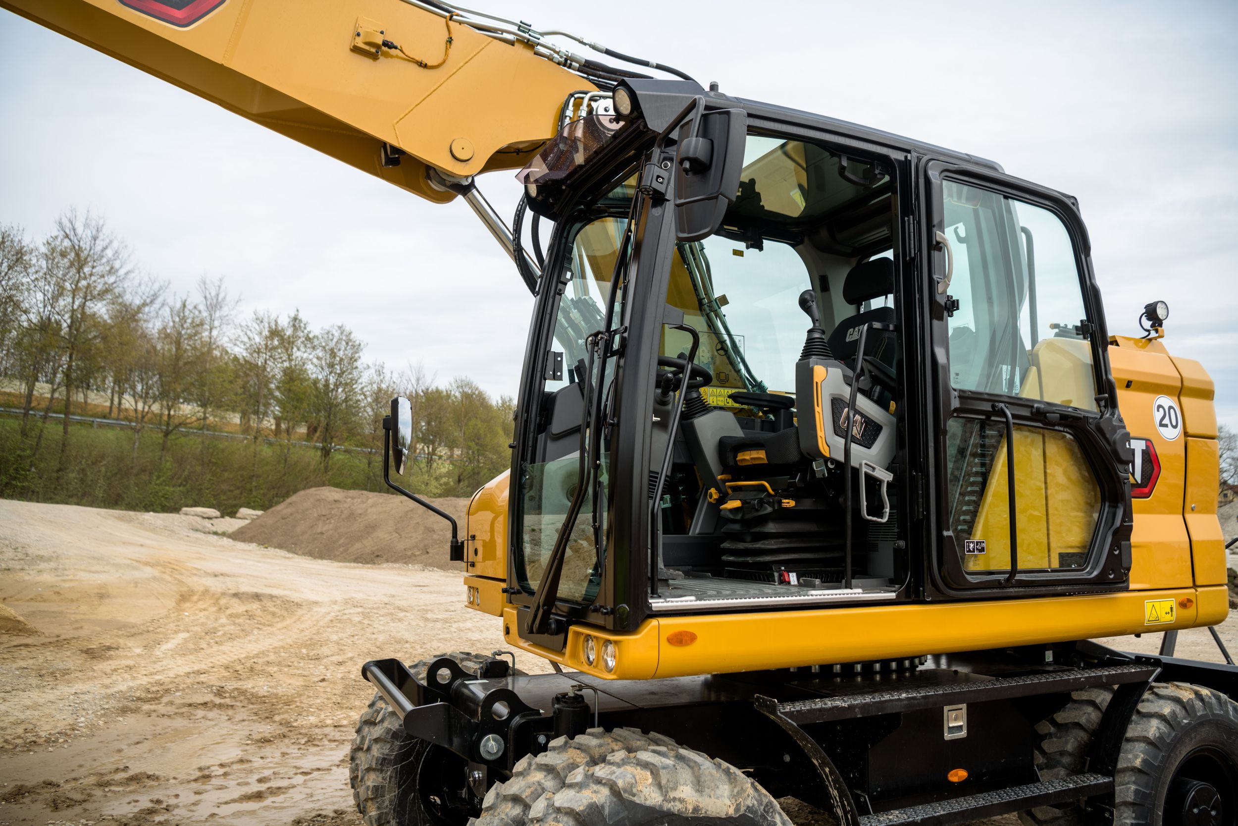 Cat M317